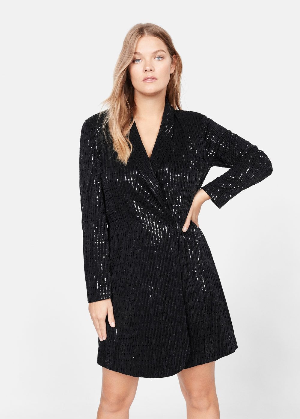 How to Pack a Dress So It Doesn't Wrinkle | Who What Wear