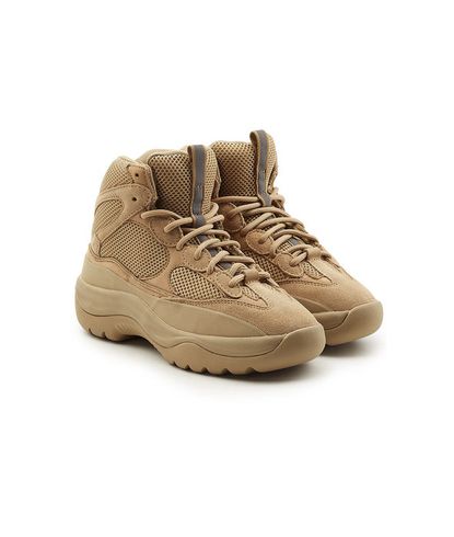 How Emily Ratajkowski Styles Yeezy Sneakers | Who What Wear