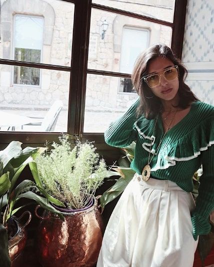 These 15 Green Sweater Outfits Will Brighten Up Your Winter | Who What Wear
