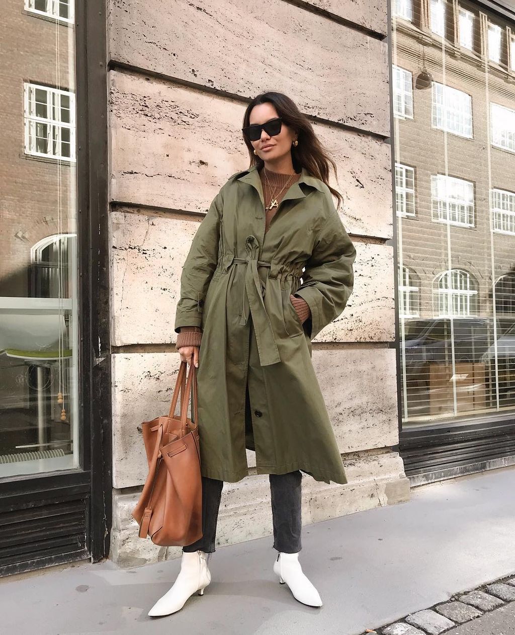 15 Comfortable (and Stylish) Outfits for Holiday Travel | Who What Wear