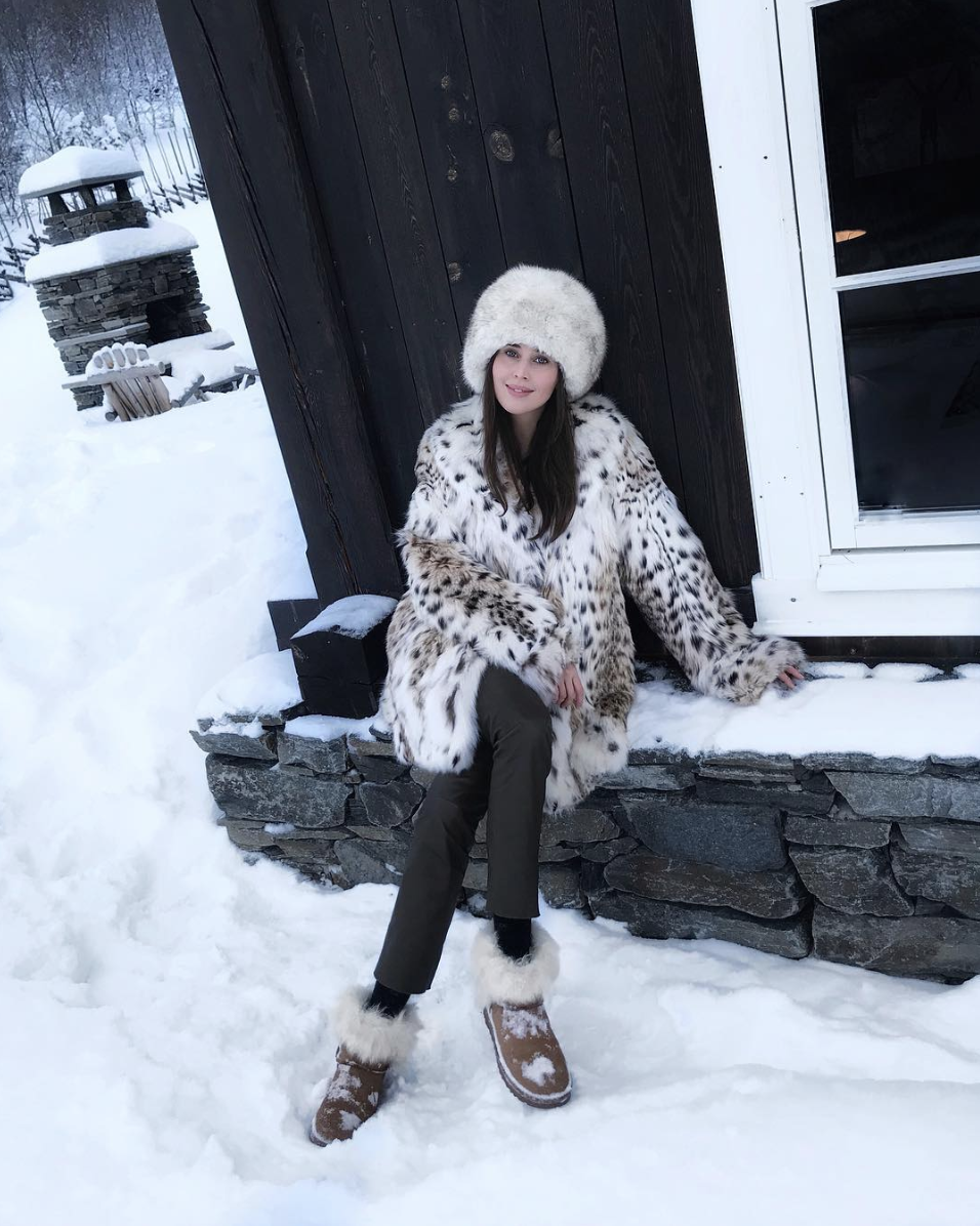 11 Snow Boot Outfits That Are Actually Cute | Who What Wear
