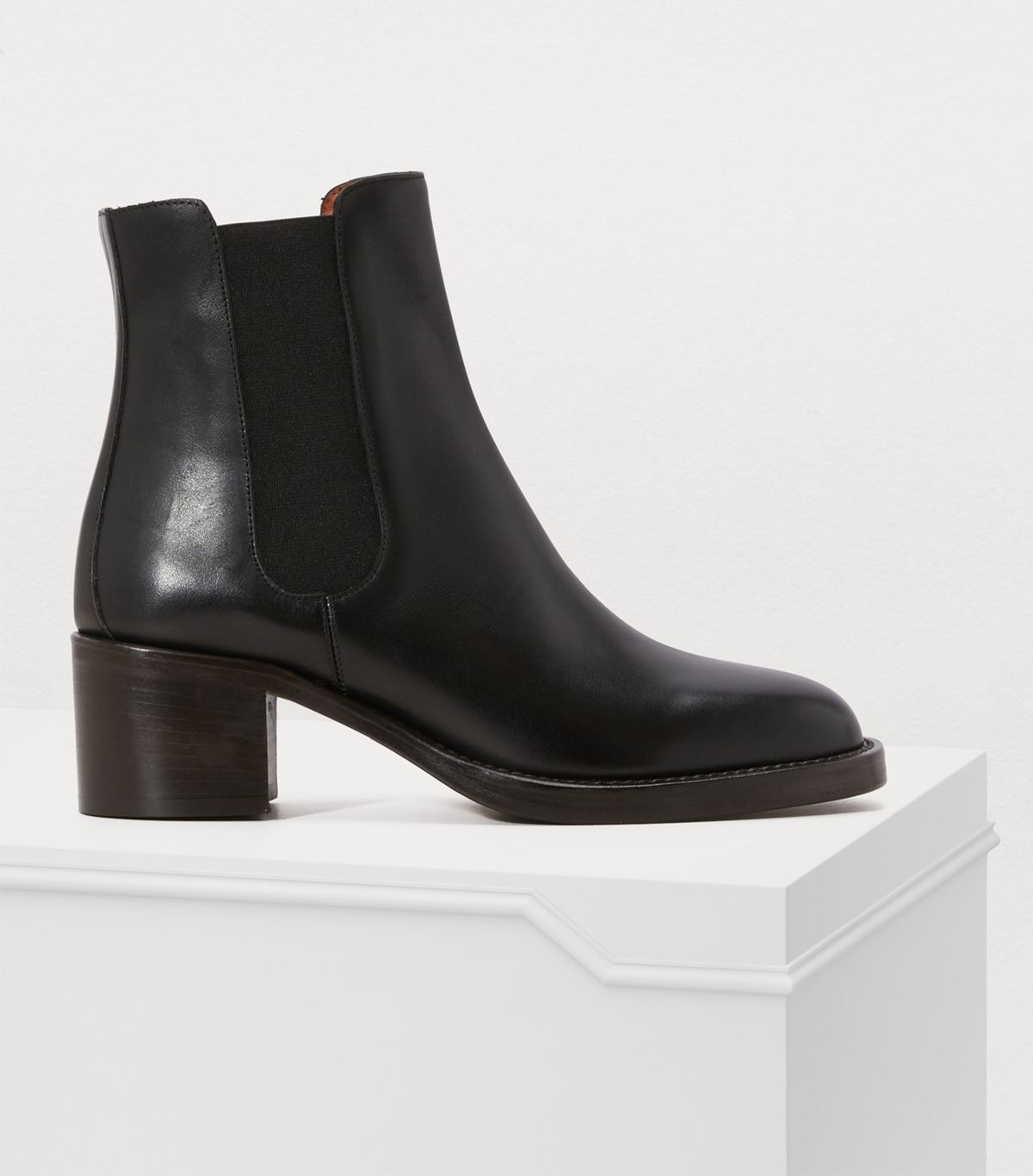 Parisians Are Sharing Their Ultimate French Gift Guide | Who What Wear