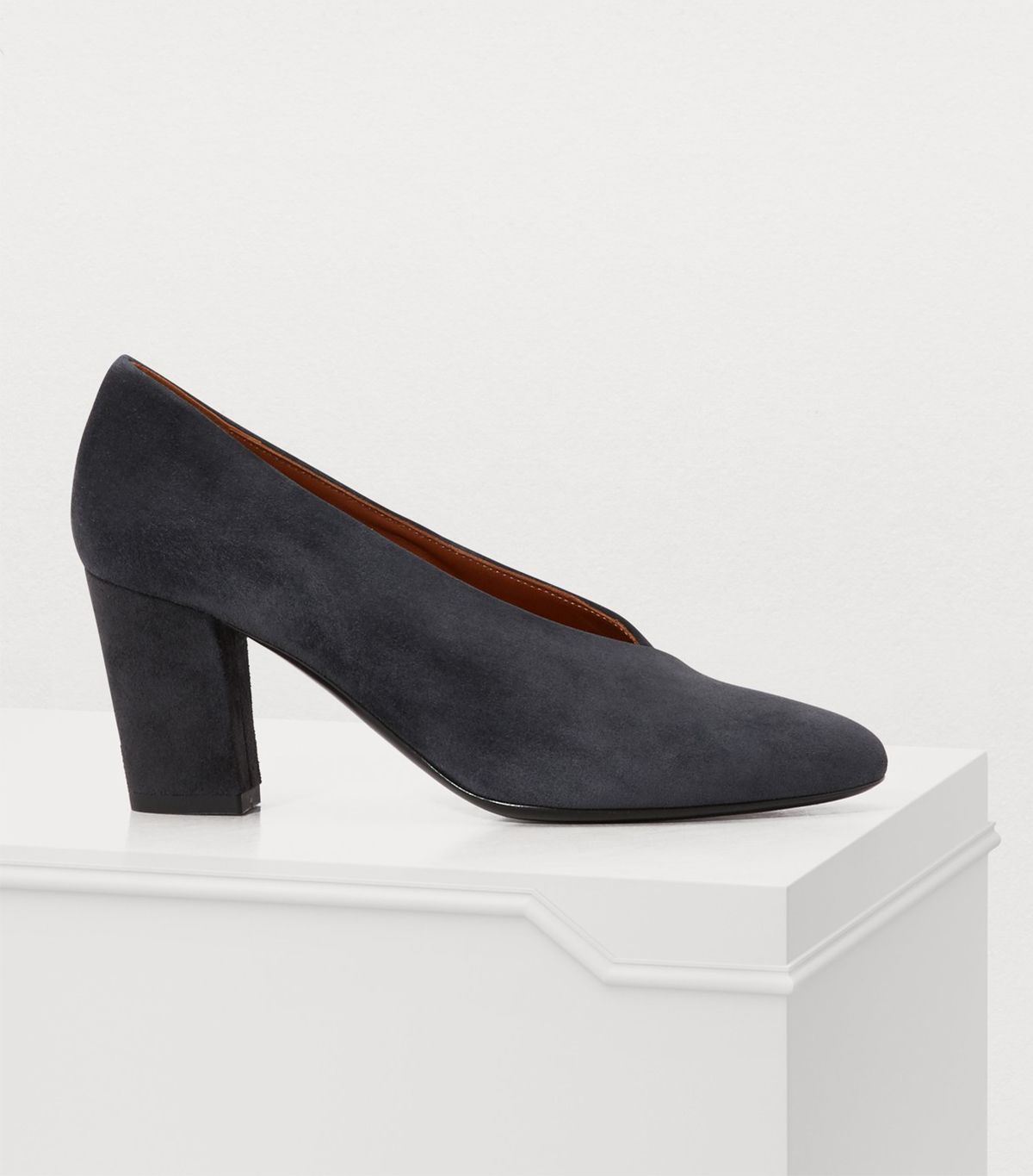 Parisians Are Sharing Their Ultimate French Gift Guide | Who What Wear
