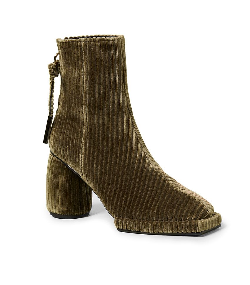 How to Wear the Popular Square-Toe Ankle Boot Trend | Who What Wear