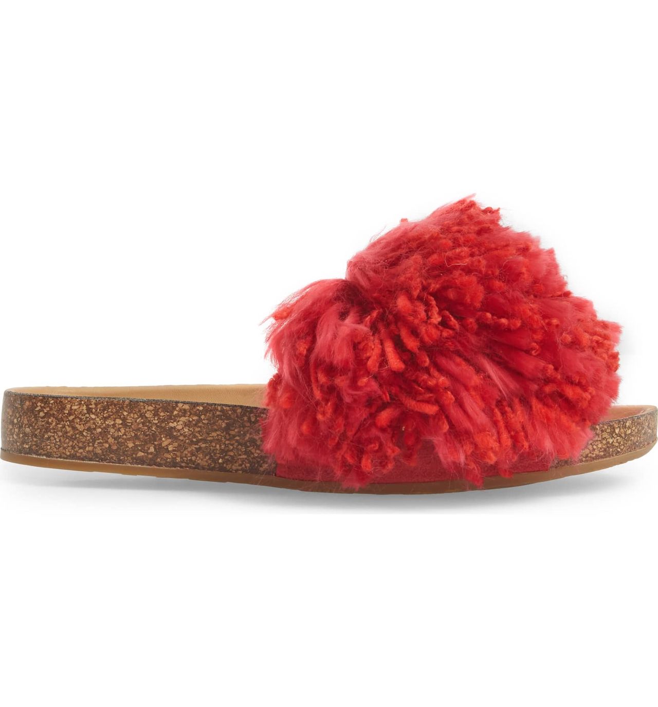 See How Sophie Turner Wears Ugg Slides | Who What Wear