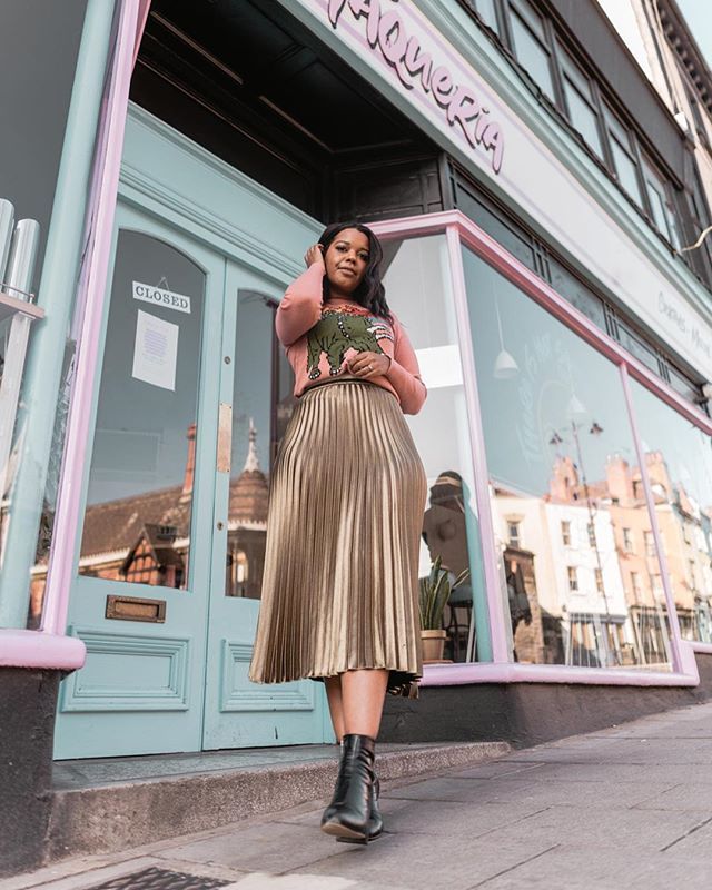 10 Gold Outfits That Aren't Over-the-Top | Who What Wear