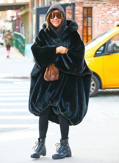 How Fashion Girls Wear the Oversize Coat Trend | Who What Wear