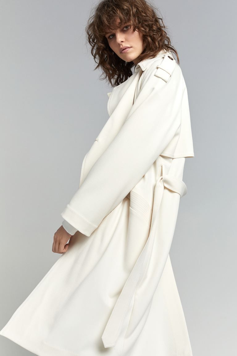 How Fashion Girls Wear the Oversize Coat Trend | Who What Wear