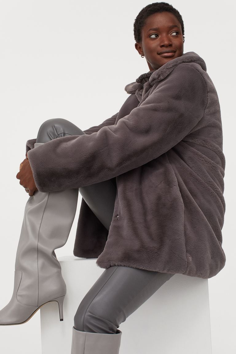 How Fashion Girls Wear the Oversize Coat Trend | Who What Wear