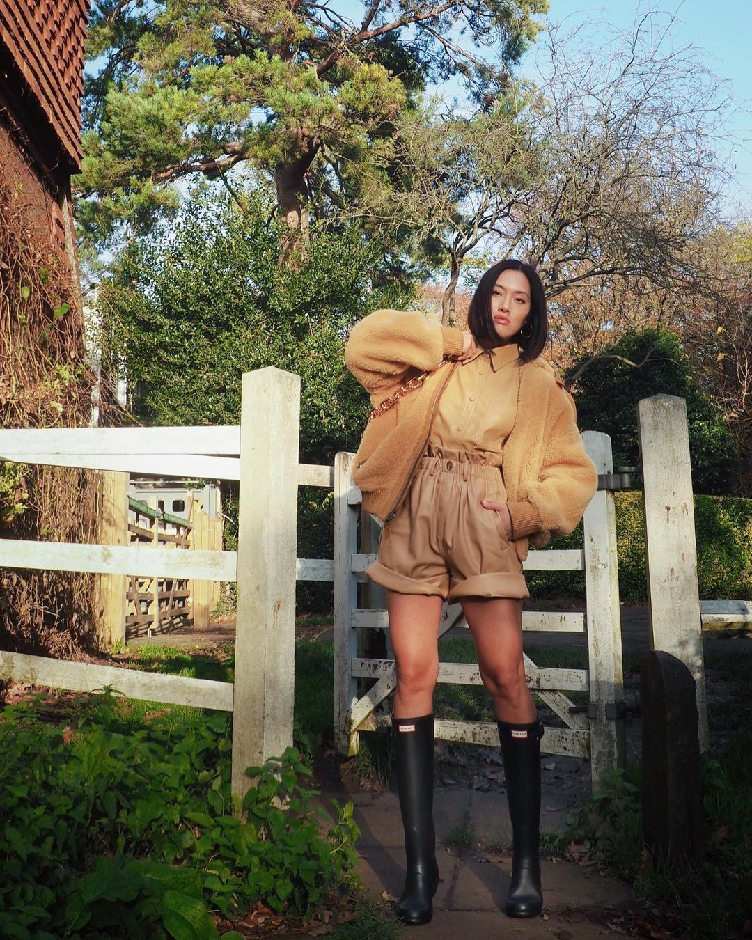 These 15 Outfits With Rain Boots Are All You'll Want to Wear | Who What ...