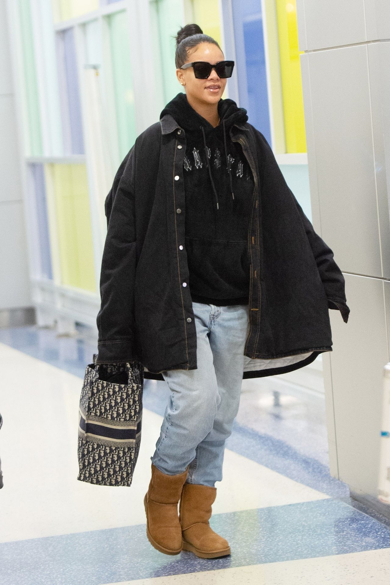 Rihanna Styled Ugg Boots to Perfection at the Airport | Who What Wear