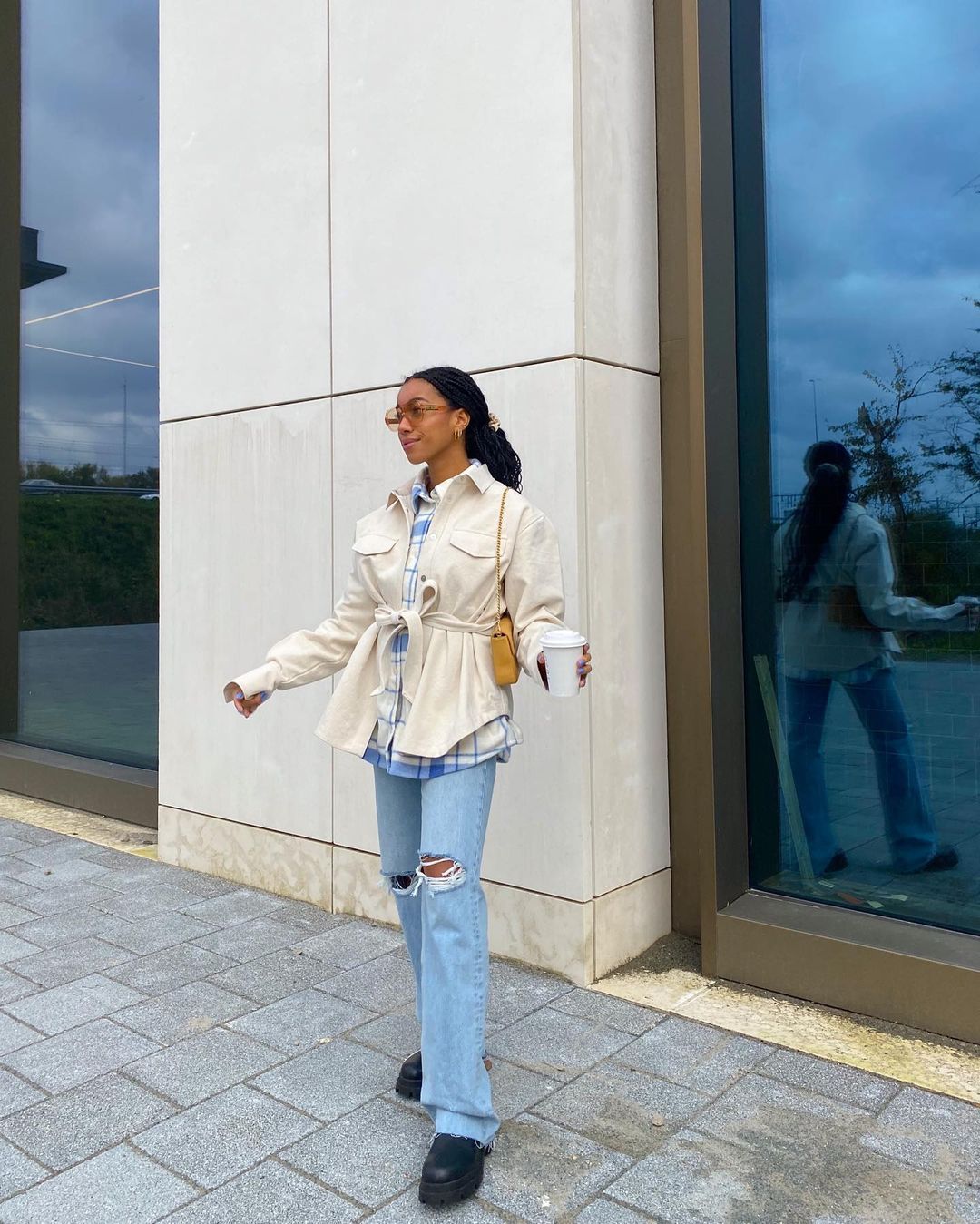 The 10 Light-Wash Blue Jeans Outfits We're Wearing on Repeat | Who What ...