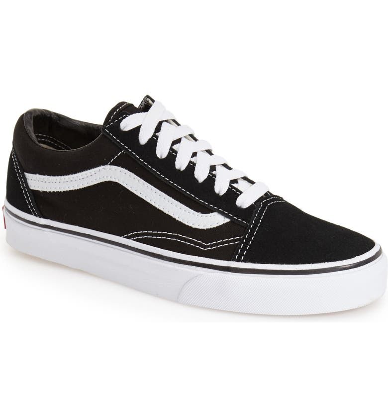The Worst Sneakers for Your Feet, According to a Podiatrist | Who What Wear