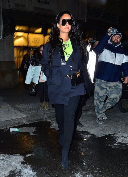 6 Celebrities Wearing Black Jeans | Who What Wear