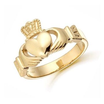 14 Gorgeous Claddagh Rings and How to Wear Them | Who What Wear