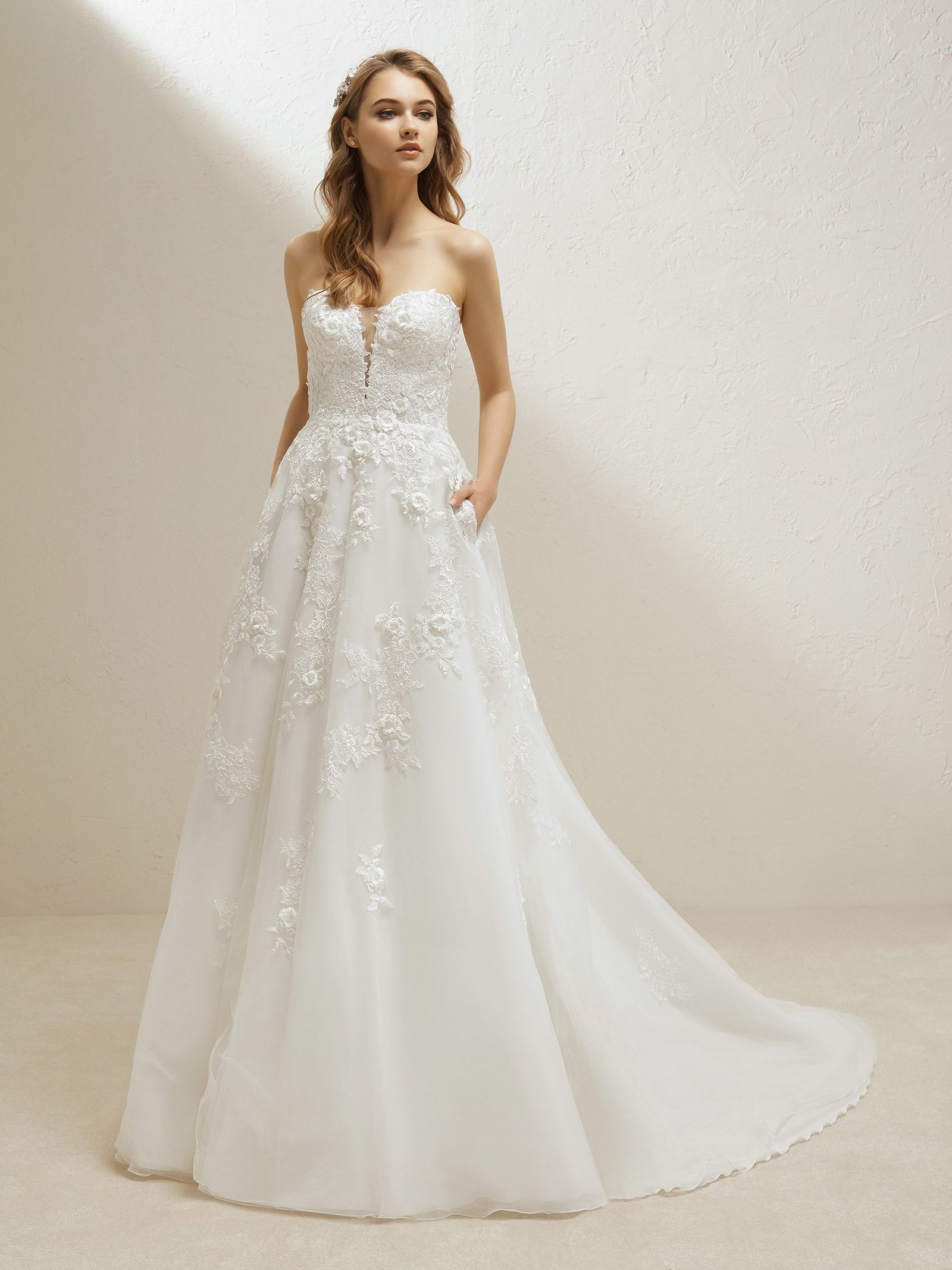 The Most Popular Spanish Wedding Dress Trends | Who What Wear