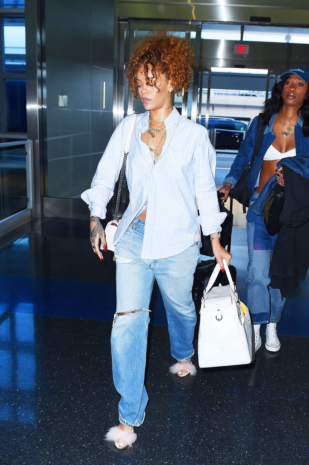 5 Ways Celebrities Wear Loose-Fit Jeans | Who What Wear