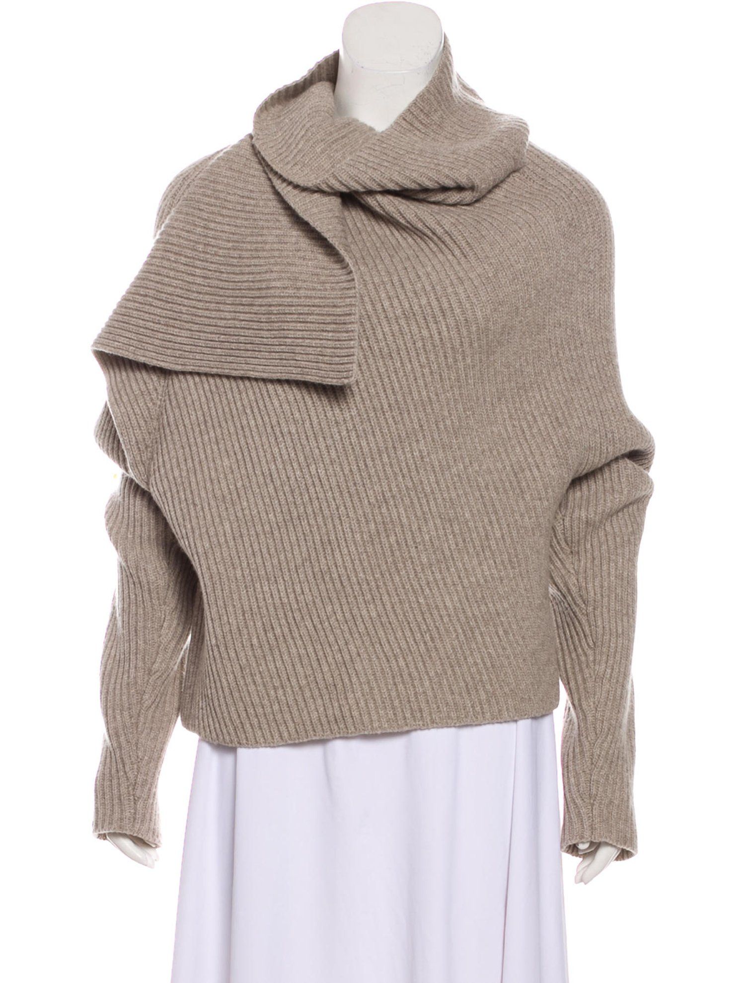 The Layering Sweater Trick That Makes Every Outfit Cooler | Who What Wear