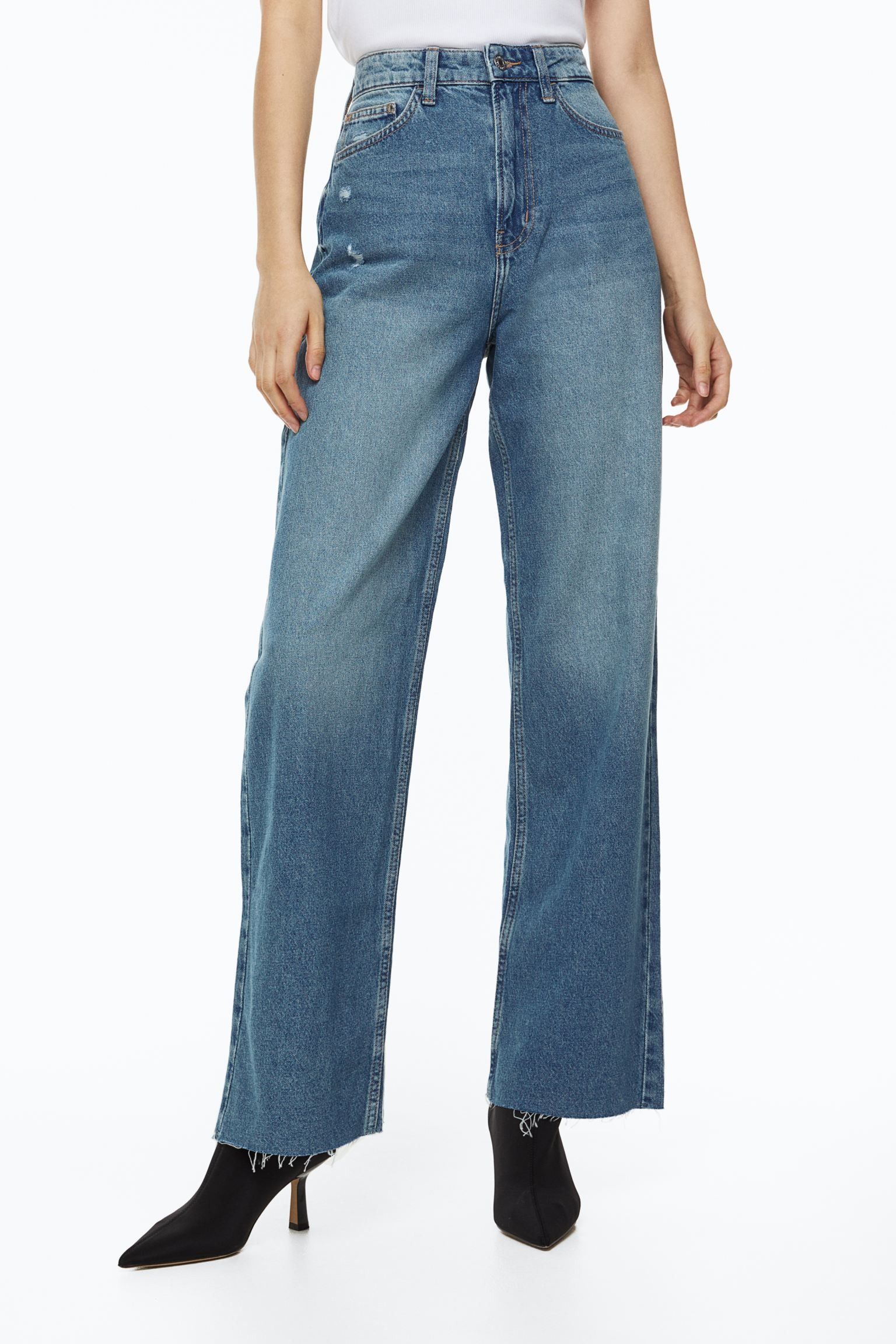 10 Easy and Fun Jeans Outfits to Wear for Nights Out | Who What Wear