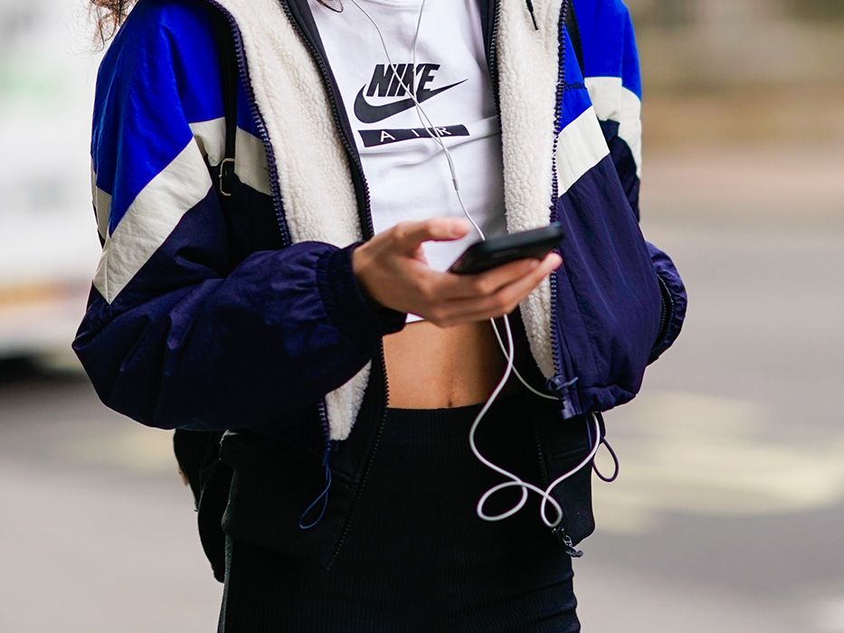 The Psychology of Being a Bad Texter | Who What Wear