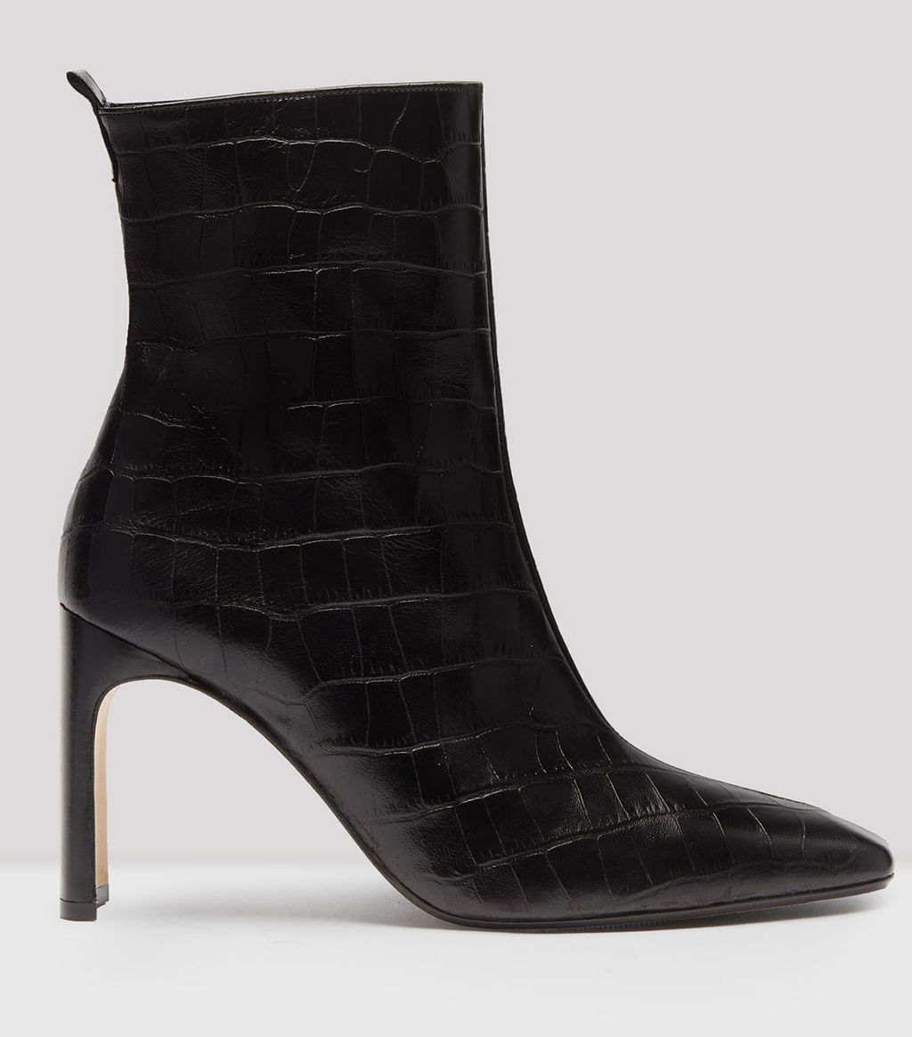 Fashion Insiders Are Crowning These the It Shoes of 2019 | Who What Wear