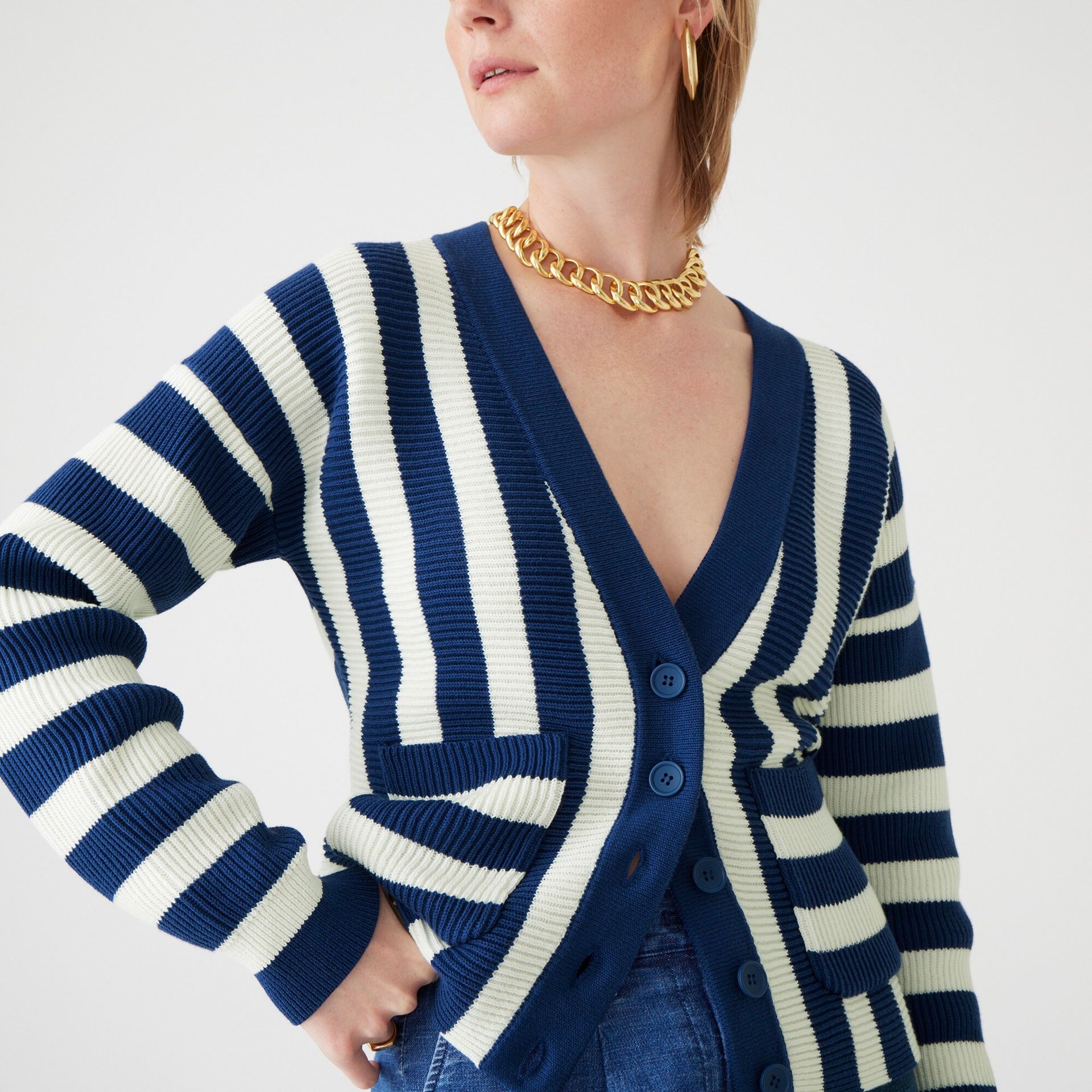 7 Casual Outfits You Can Wear With Jeans Nonstop | Who What Wear