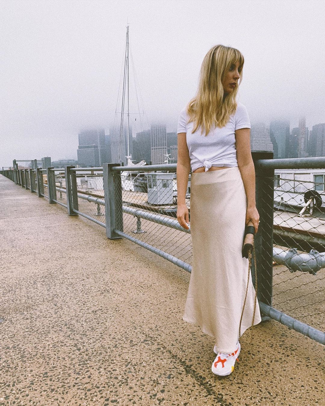 How to Knot a Shirt: 7 Fashion-Forward Ways | Who What Wear