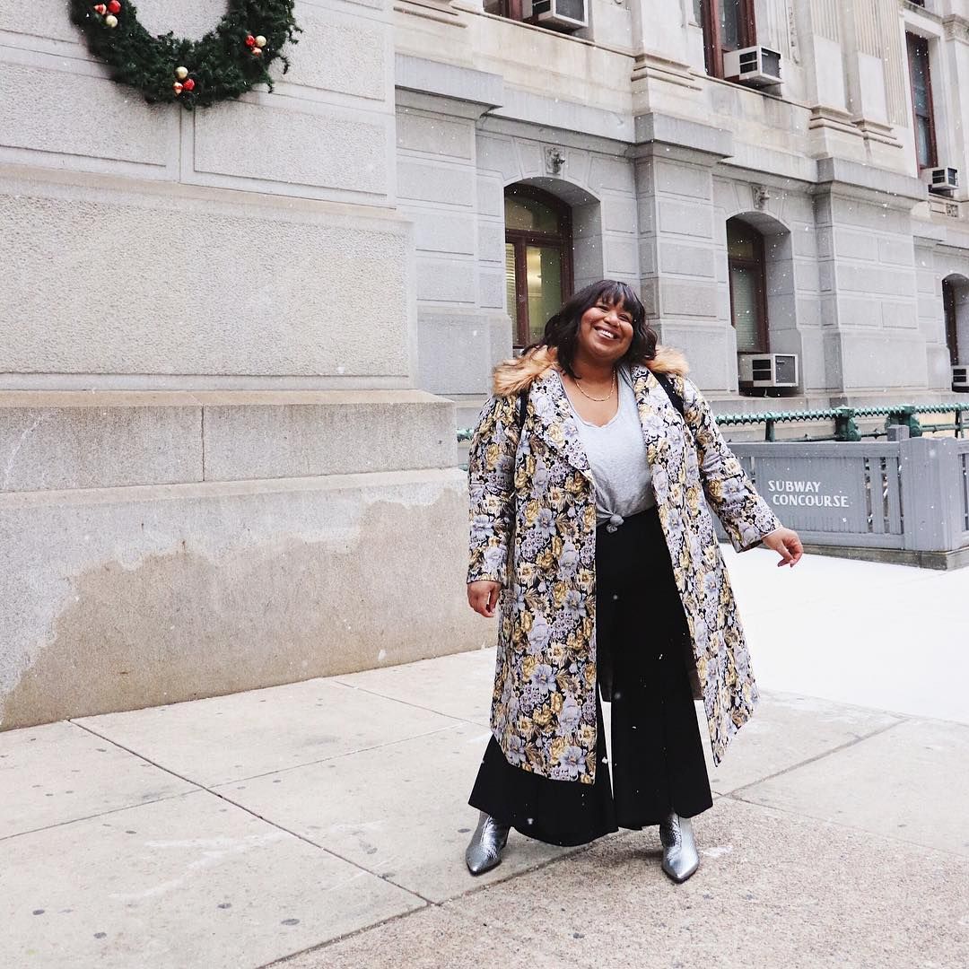 How to Knot a Shirt: 7 Fashion-Forward Ways | Who What Wear