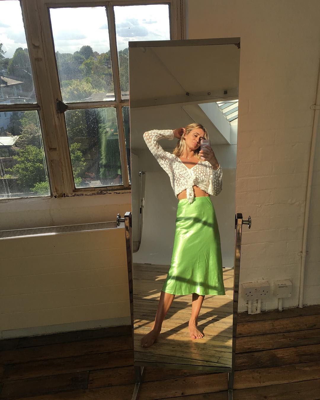 How to Knot a Shirt: 7 Fashion-Forward Ways | Who What Wear