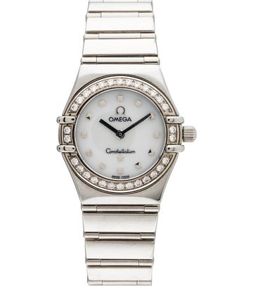 Here's Exactly How to Clean a Watch | Who What Wear