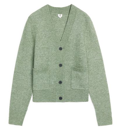 French Girls Are Wearing Cardigans With Jeans This Spring | Who What Wear