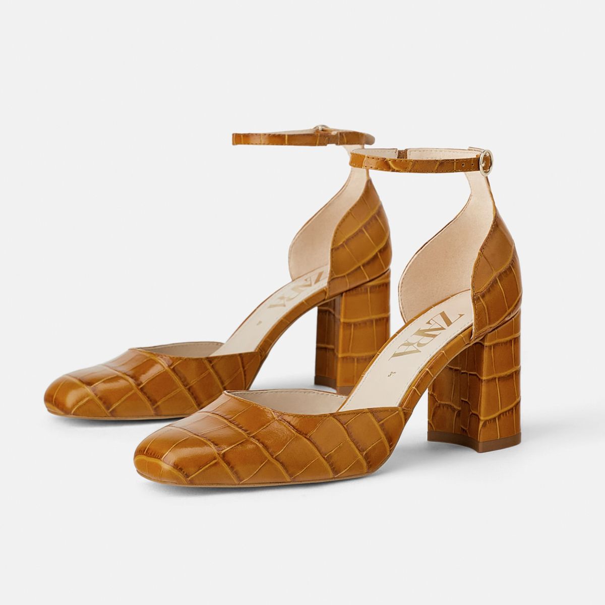 7 Cool Fashion Accessories to Wear With Every Outfit | Who What Wear