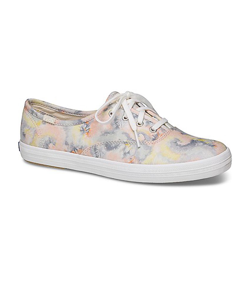 5 Excellent Spring Sneaker Outfits by the Revolve Girls | Who What Wear