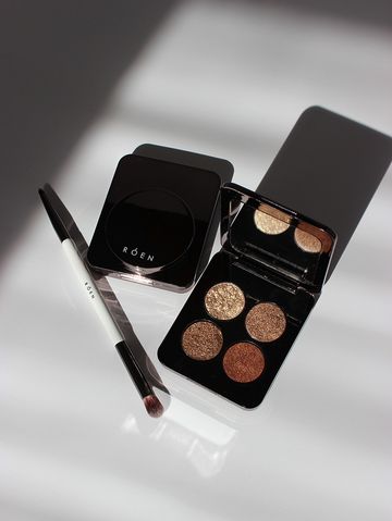 We Reviewed Nikki DeRoest's New Makeup Brand Róen Beauty | Who What Wear