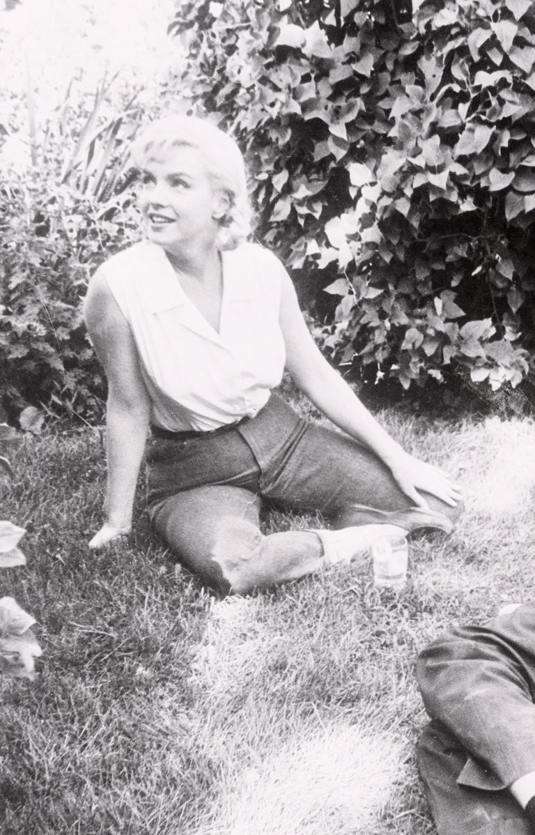How Celebrities Wear Jeans & Shirts in Vintage Photographs | Who What Wear