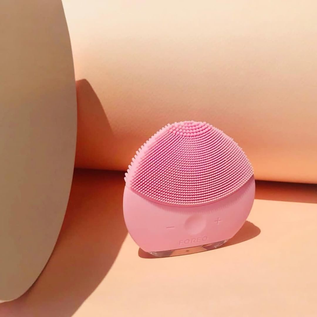 The Best Electric Face Cleansers for Every Skin Type | Who What Wear