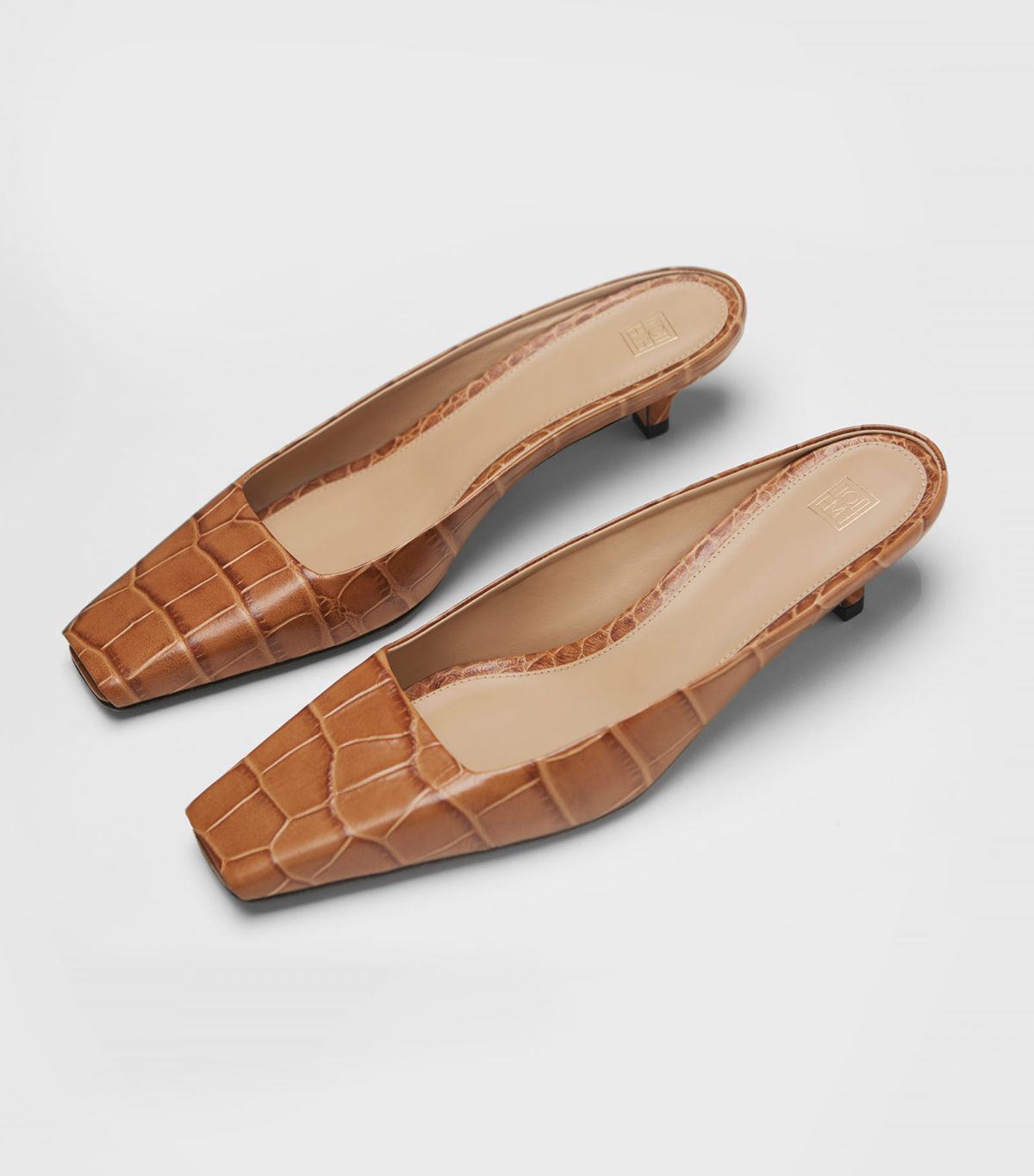 7 Outdated Shoe Trends for 2020—and What's in Instead | Who What Wear