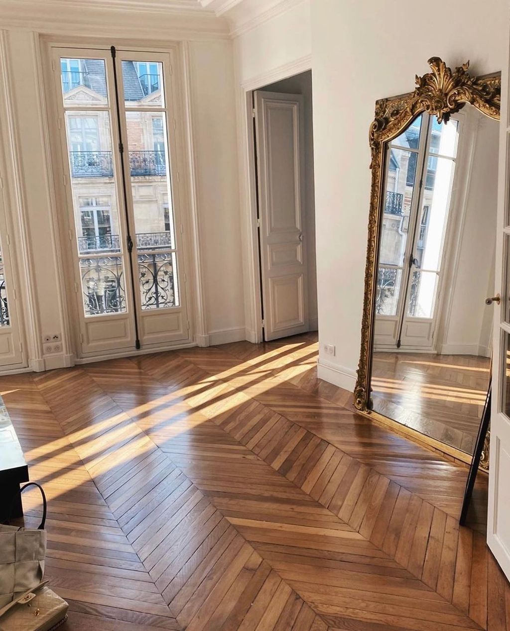 12 French Décor Tips for Effortless Interior Design | Who What Wear