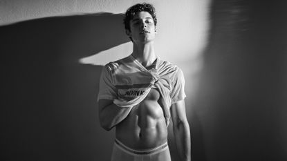 Kendall Jenner and Bella Hadid Appear in New Calvin Klein Ad | Who What ...