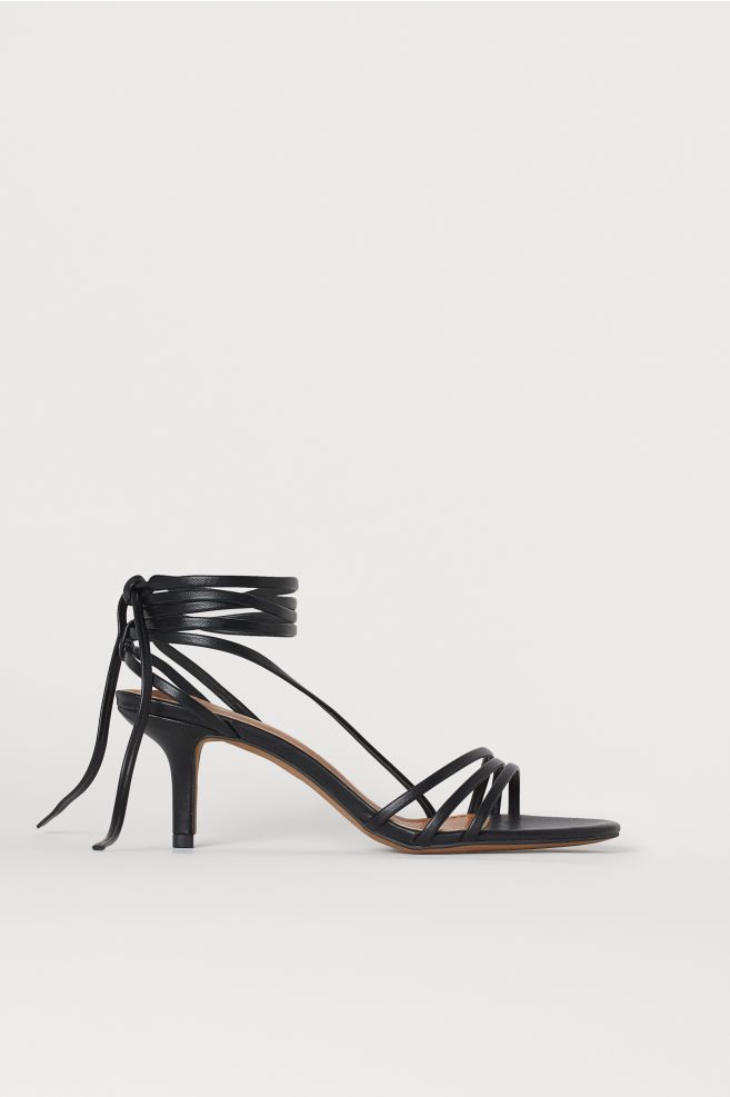These 17 Trendy Shoes Are Selling the Best This Month | Who What Wear