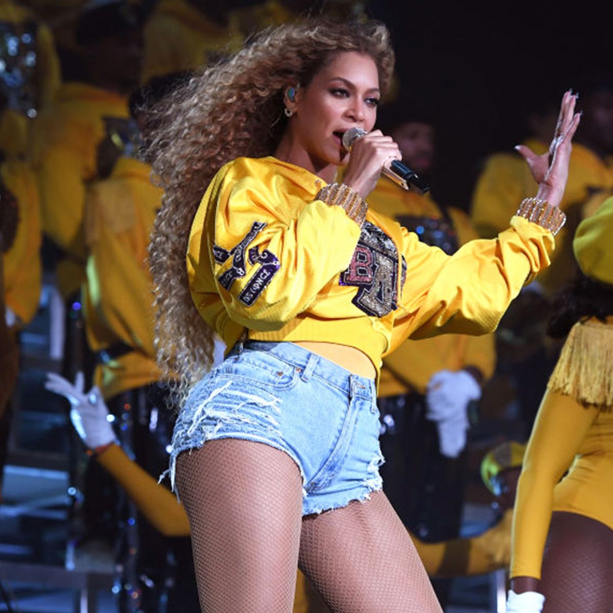 7 Dance Moves for a Better Butt | Who What Wear