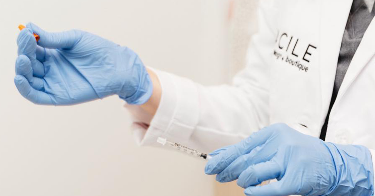 The 7 Best Filler Alternatives, According to Dermatologists | Who What Wear