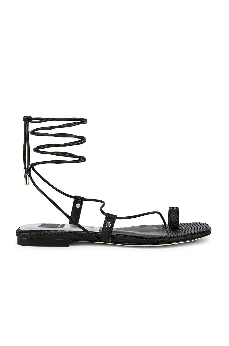 These Are the 15 Best Sandals for Narrow Feet | Who What Wear