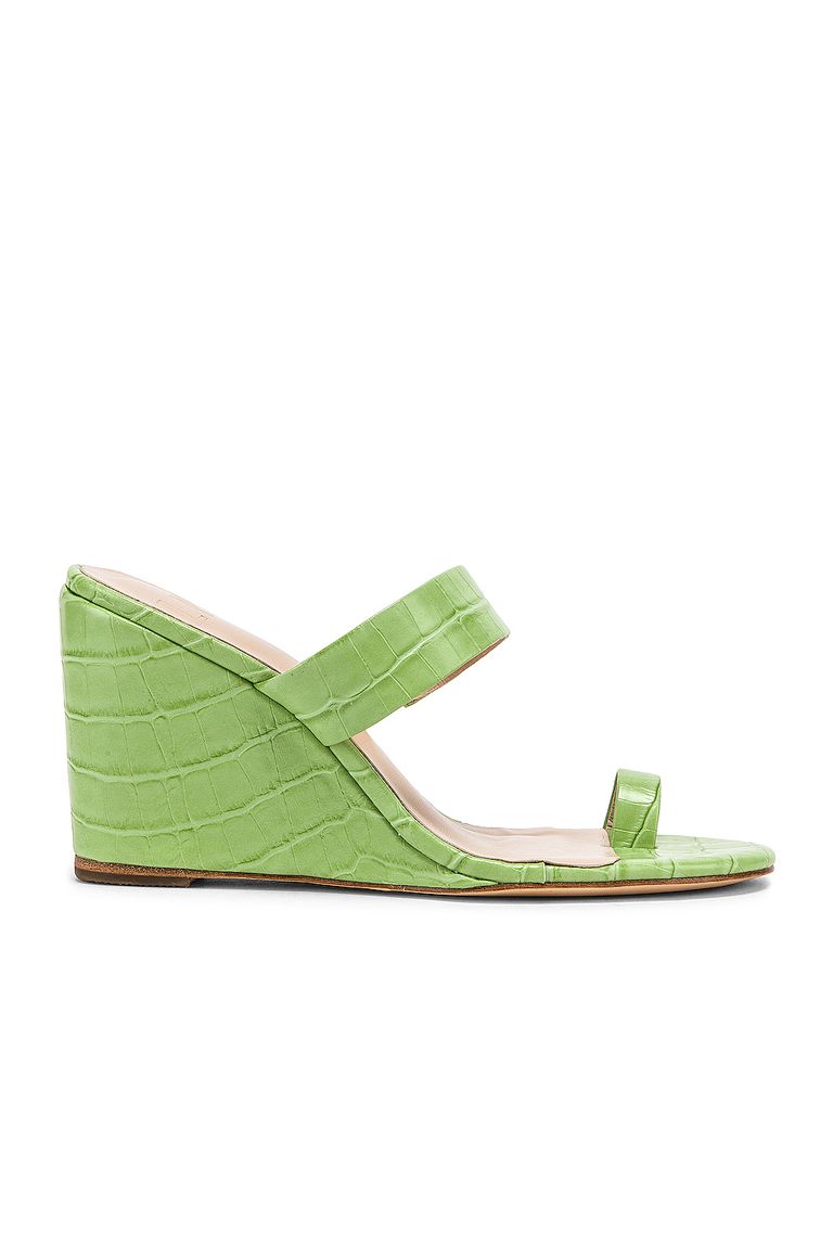 These Are the 15 Best Sandals for Narrow Feet | Who What Wear