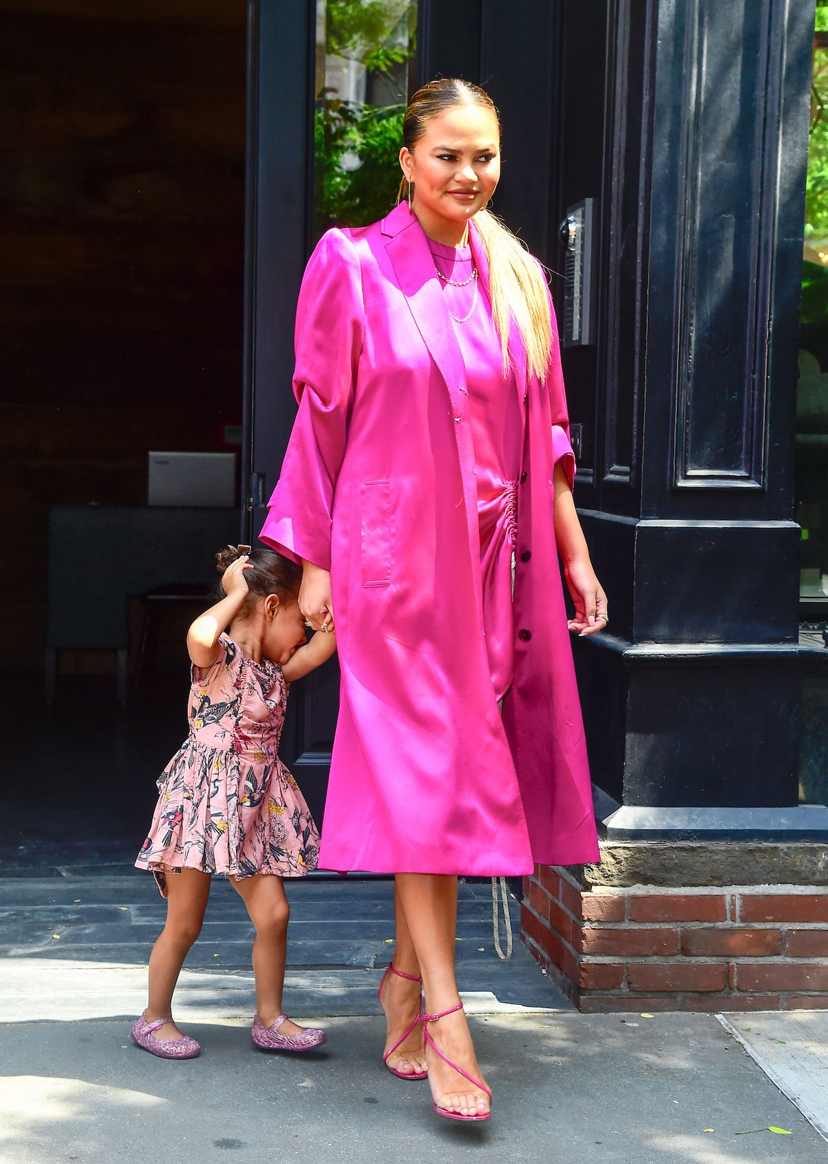 The Chrissy Teigen Capsule Wardrobe in 10 Pieces | Who What Wear