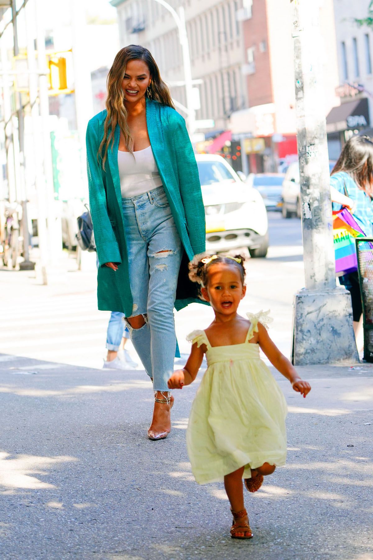 The Chrissy Teigen Capsule Wardrobe in 10 Pieces | Who What Wear