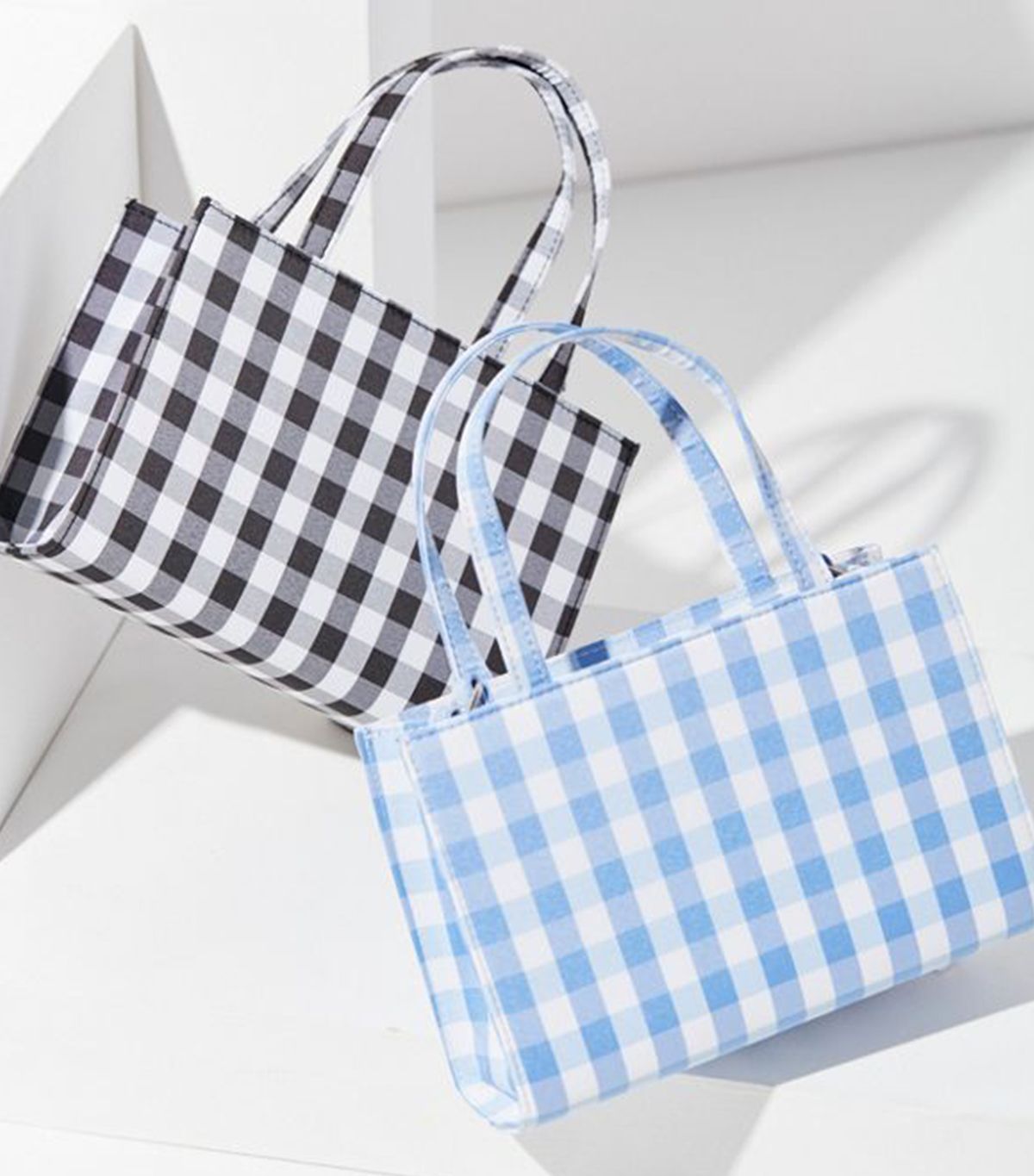 Shopping Totes Will Be the Biggest Bag Trend of Fall 2019 | Who What Wear