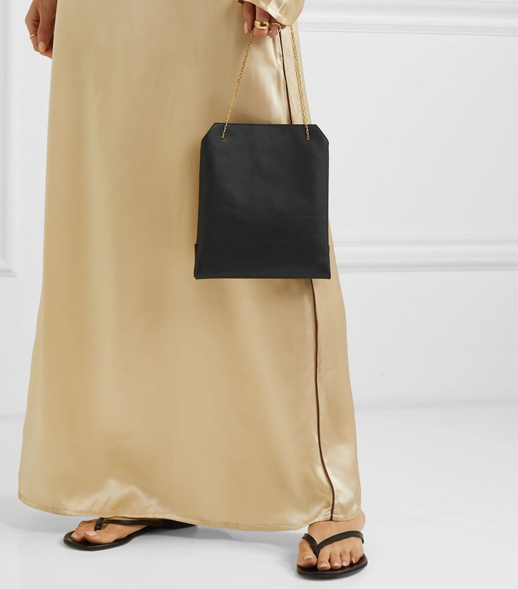 Shopping Totes Will Be the Biggest Bag Trend of Fall 2019 | Who What Wear