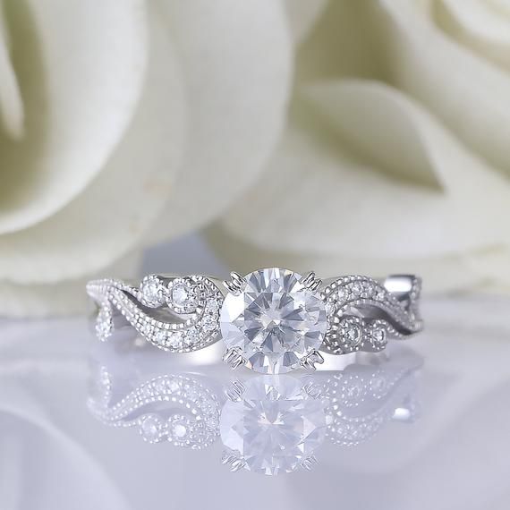 25 Stunning Engagement Rings—All Under $1000 | Who What Wear