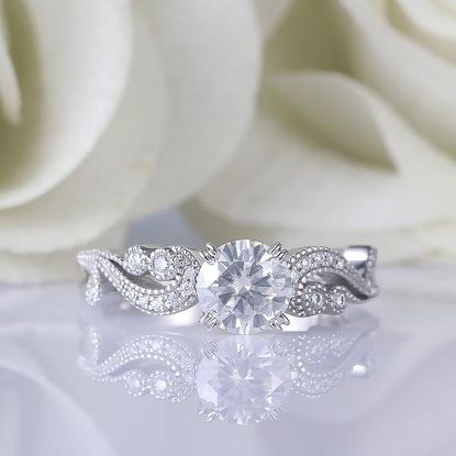 25 Stunning Engagement Rings—All Under $1000 | Who What Wear